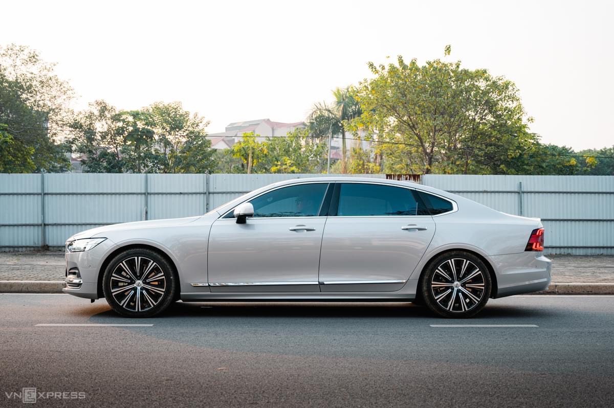 Volvo S90 Ultimate 2023 - Giá xe Volvo S90
